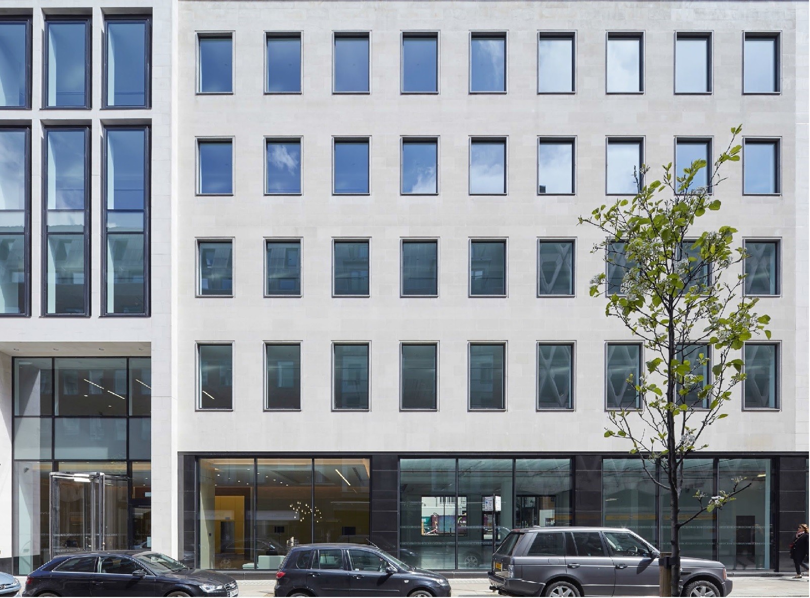 London - Welbeck Street - The Photographic Angle