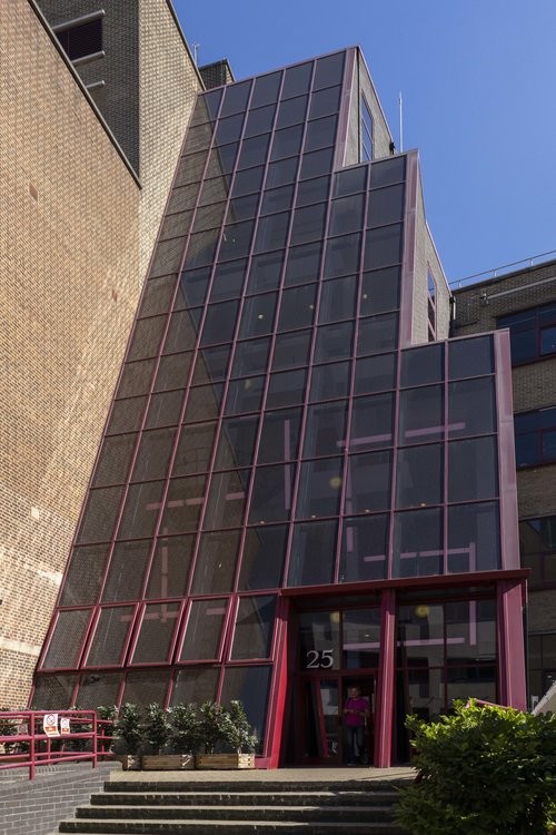 London, Lavington House - The Photographic Angle